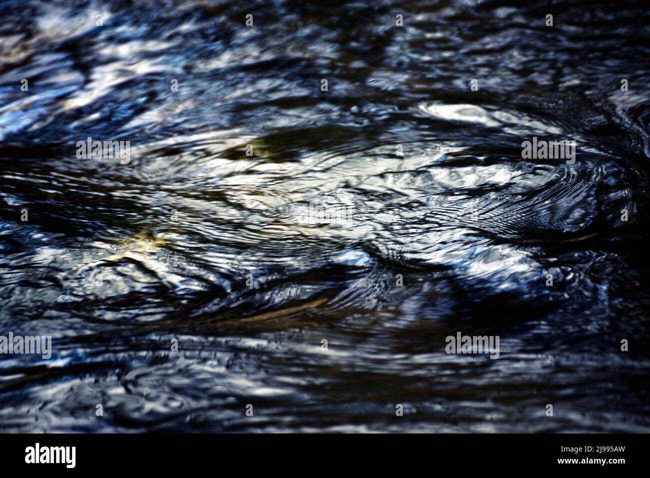 Dark water surface hi-res stock photography and images - Alamy