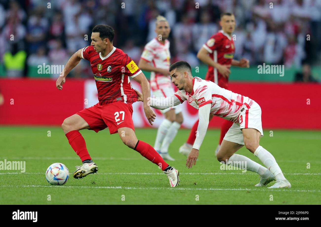 Berlin, Deutschland. 21st May, 2022. firo: 05/21/2022, football ...