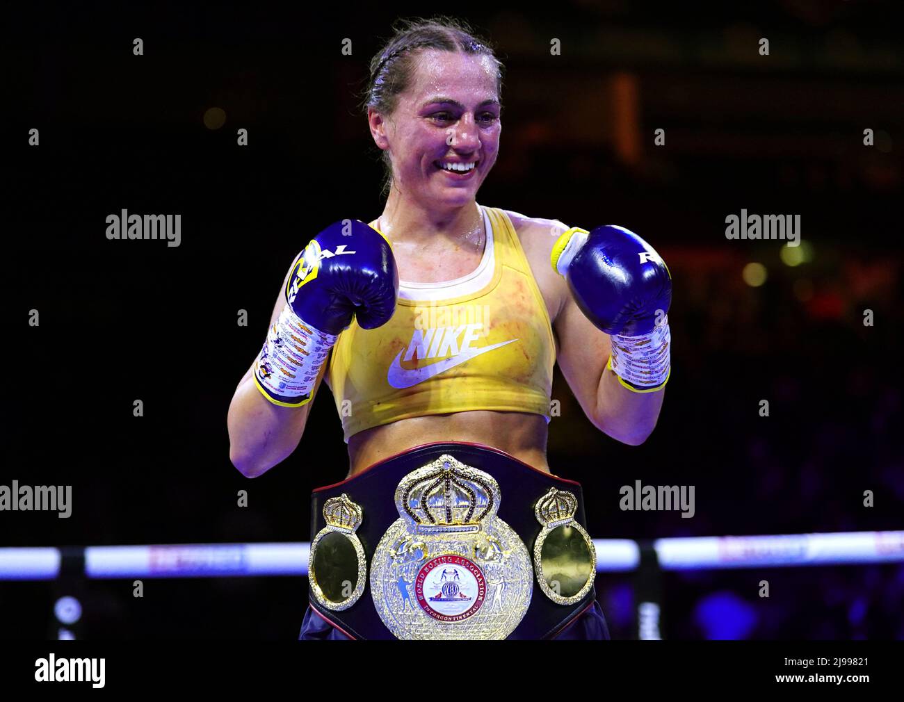 Ellie Scotney celebrates victory against Maria Cecilia Roman in the WBA ...