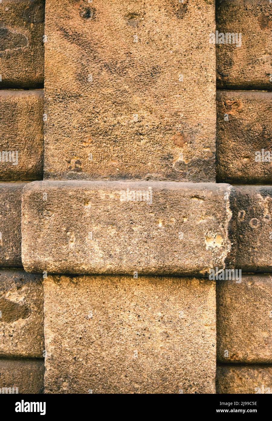 Stone pillar brick archway hi-res stock photography and images - Alamy