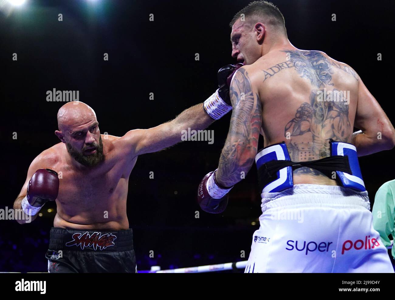Alen Babi (left) and Adam Balski in the WBC Silver Bridgerweight Title ...