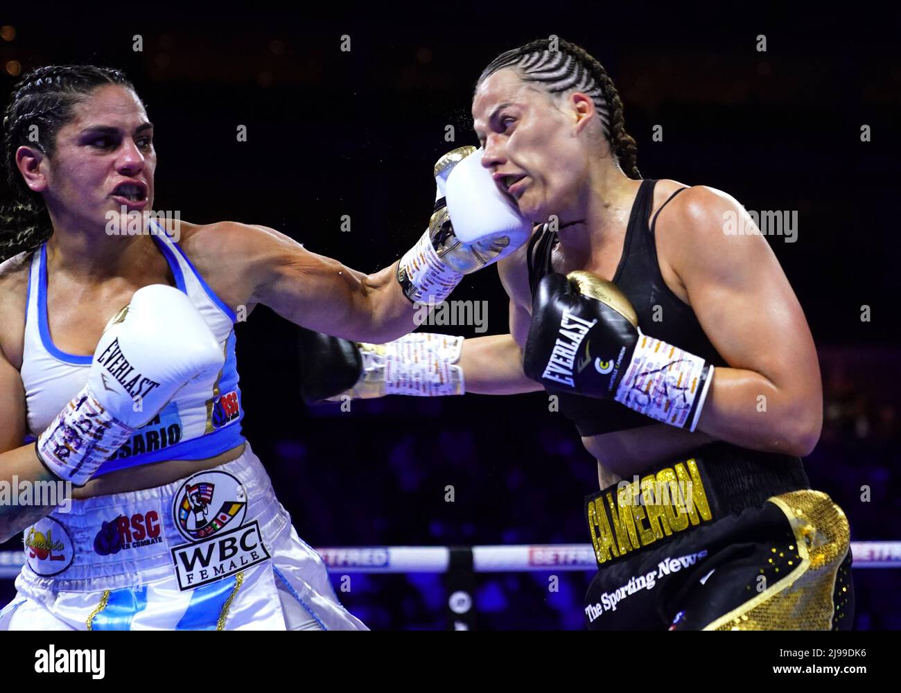 Victoria Noella Bustos (left) and Chantelle Cameron in the WBC and IBF ...