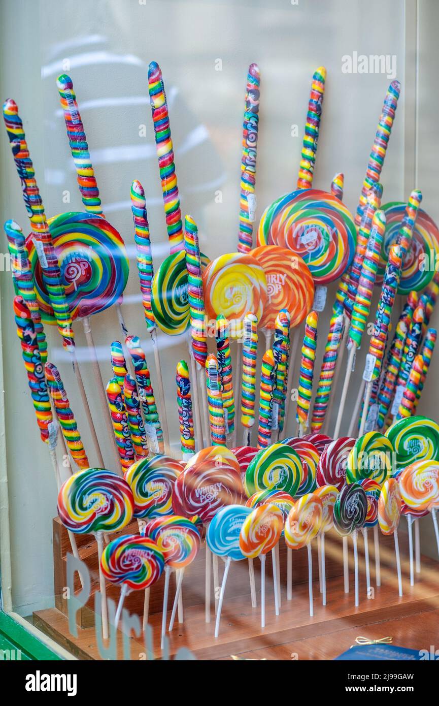 Colourful sweets in a shop window in Truro, Cornwall Stock Photo - Alamy