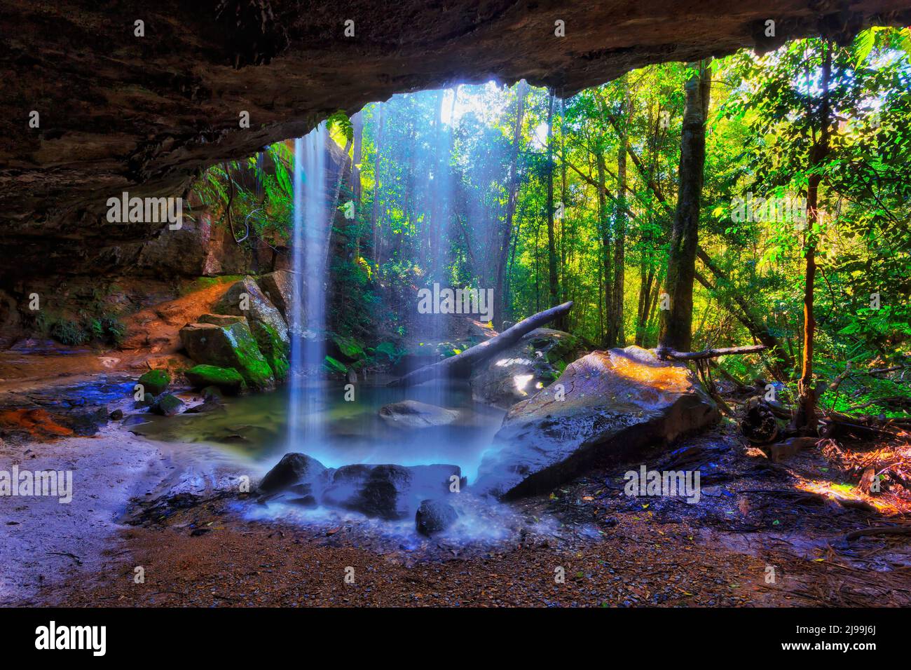 Horseshoe waterfrall in blue mountains national park of Australia ...