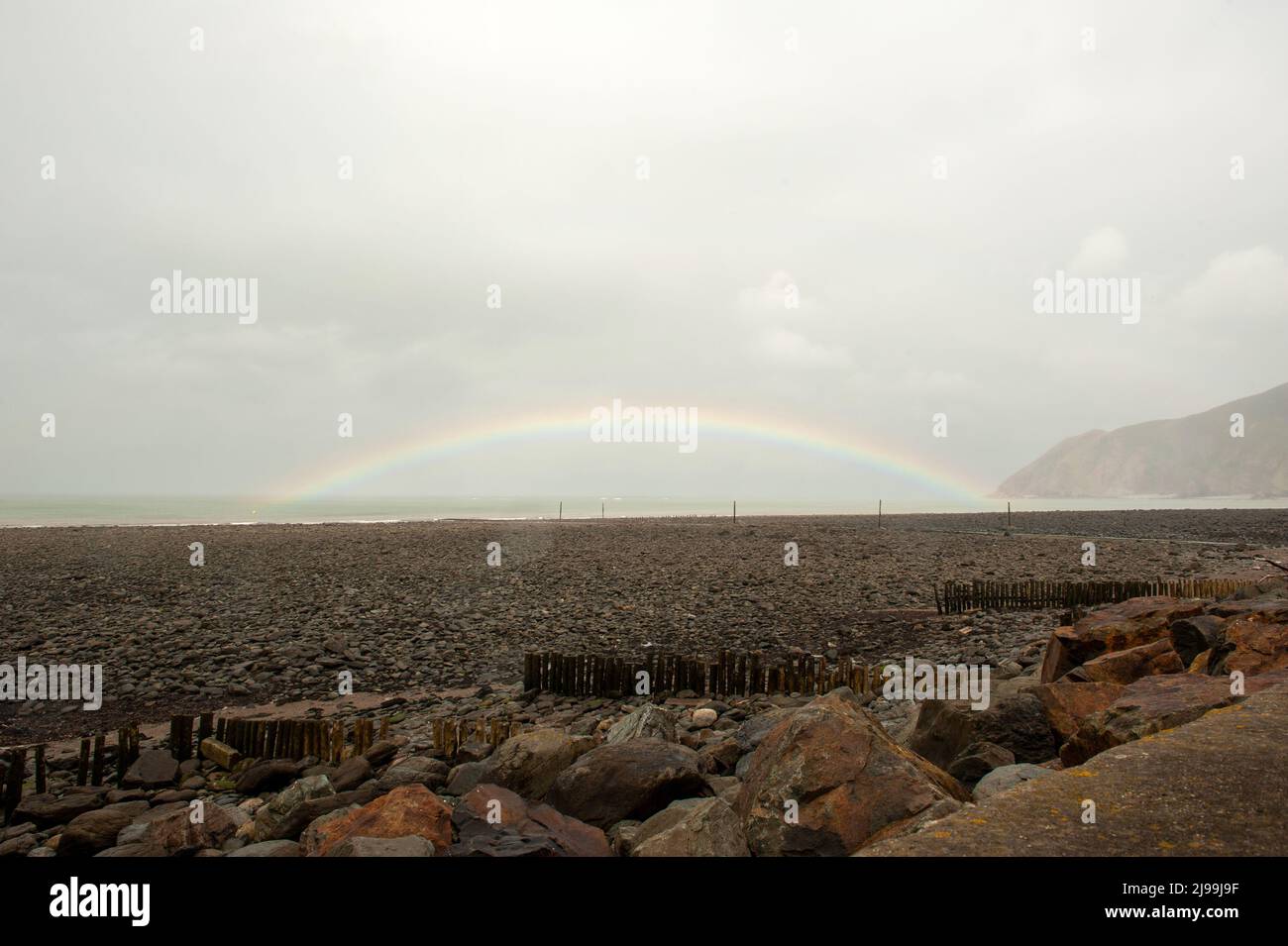 Lynmouth beach summer hi-res stock photography and images - Alamy