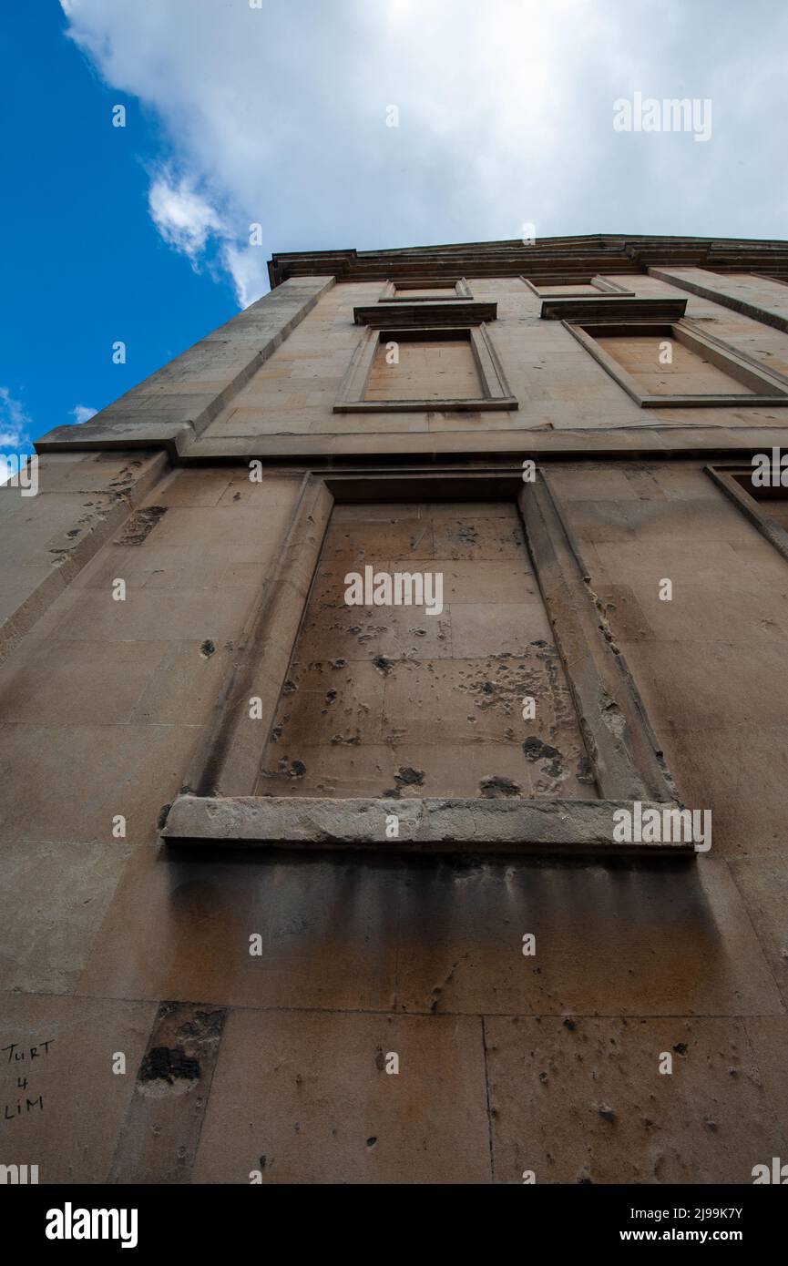 image of a blocked up windowed building in Bath Stock Photo - Alamy