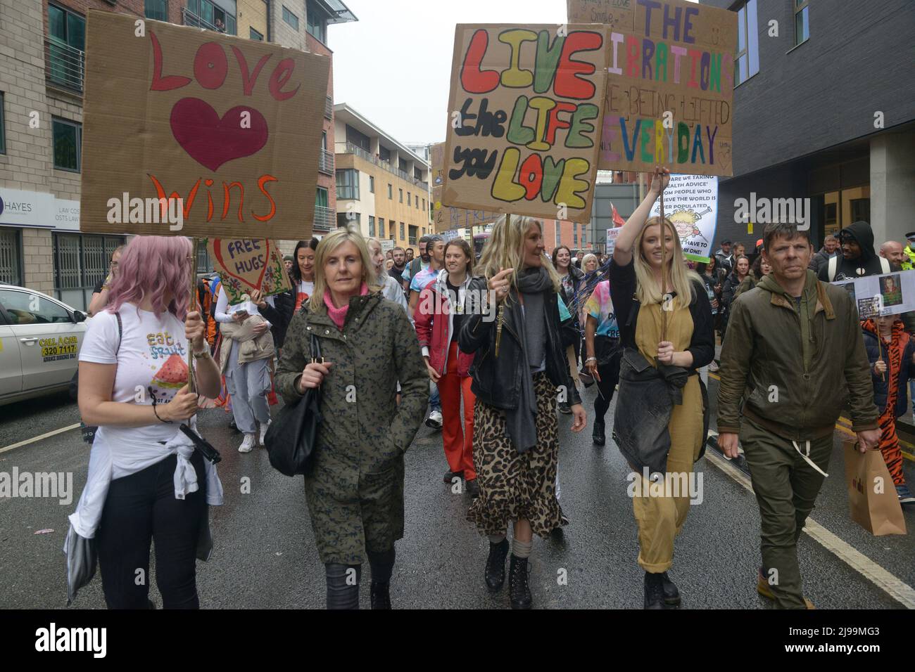 Lockdown Protesters in Manchester stage protests in the Arndale Centre ...
