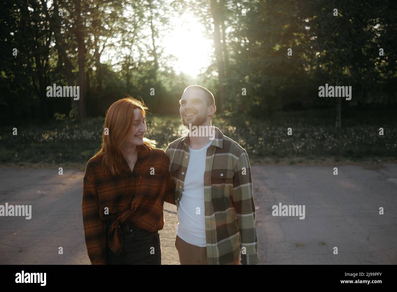 Happy boyfriend girlfriend walk around hi-res stock photography and ...