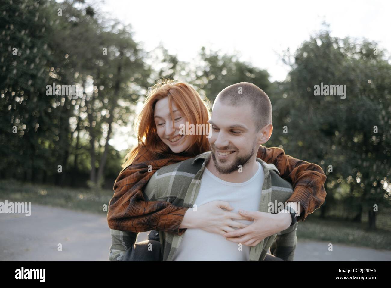 Happy boyfriend girlfriend walk around hi-res stock photography and ...