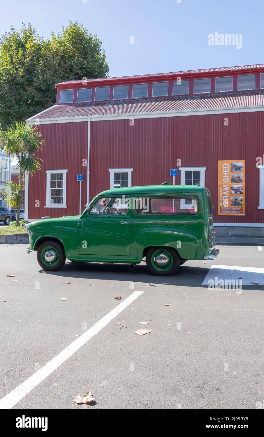 Austin a35 in green hi-res stock photography and images - Alamy