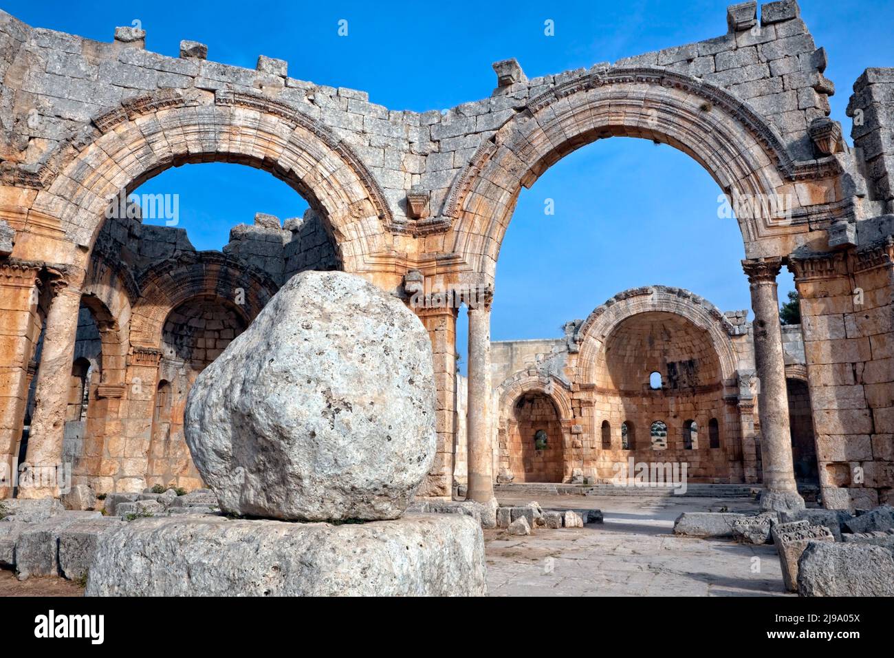 Ancient syrian church hi-res stock photography and images - Alamy