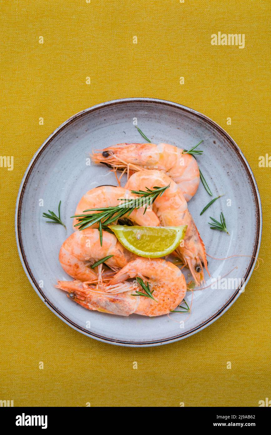 Tiger prawns shrimps set, on fabric surface, top view flat lay, with ...