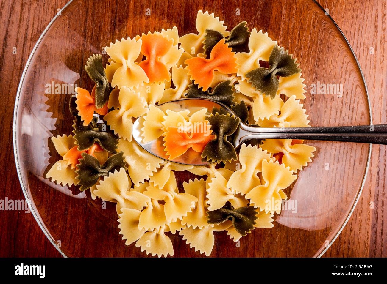 Butterfly pasta hi-res stock photography and images - Alamy