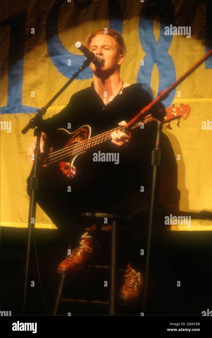 Deep blue something todd pipes hi-res stock photography and images - Alamy