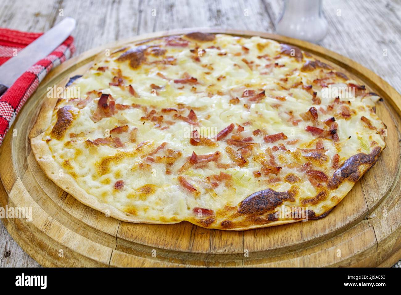 Flammekueche hi-res stock photography and images - Alamy