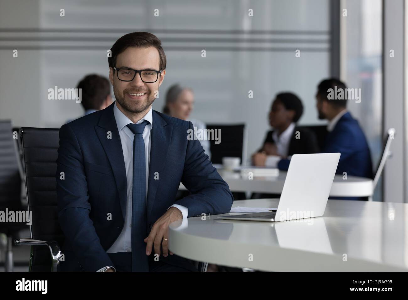 Bank trading desk hi-res stock photography and images - Alamy