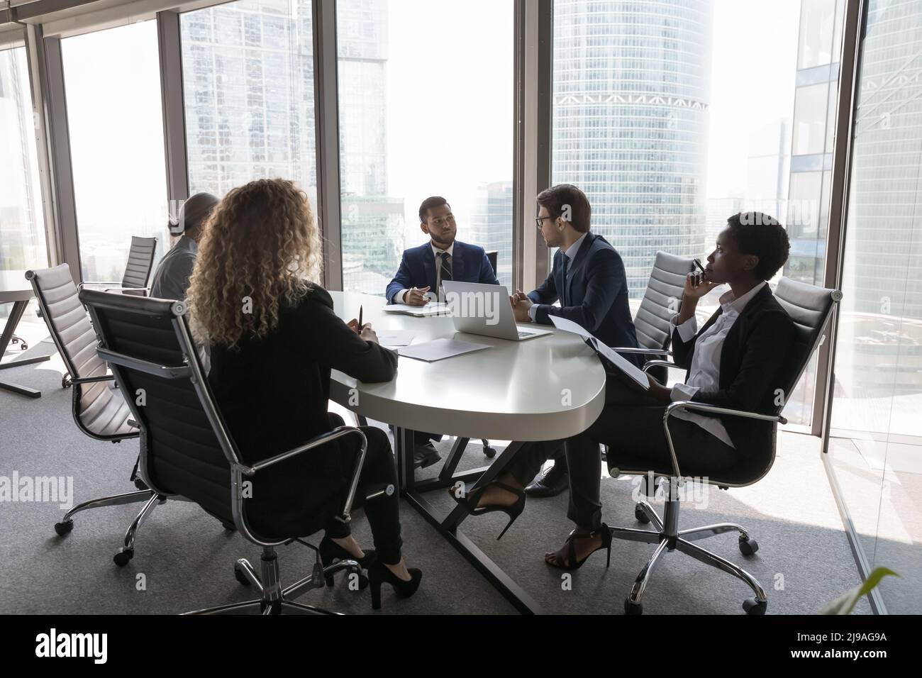 Boardroom people hi-res stock photography and images - Alamy