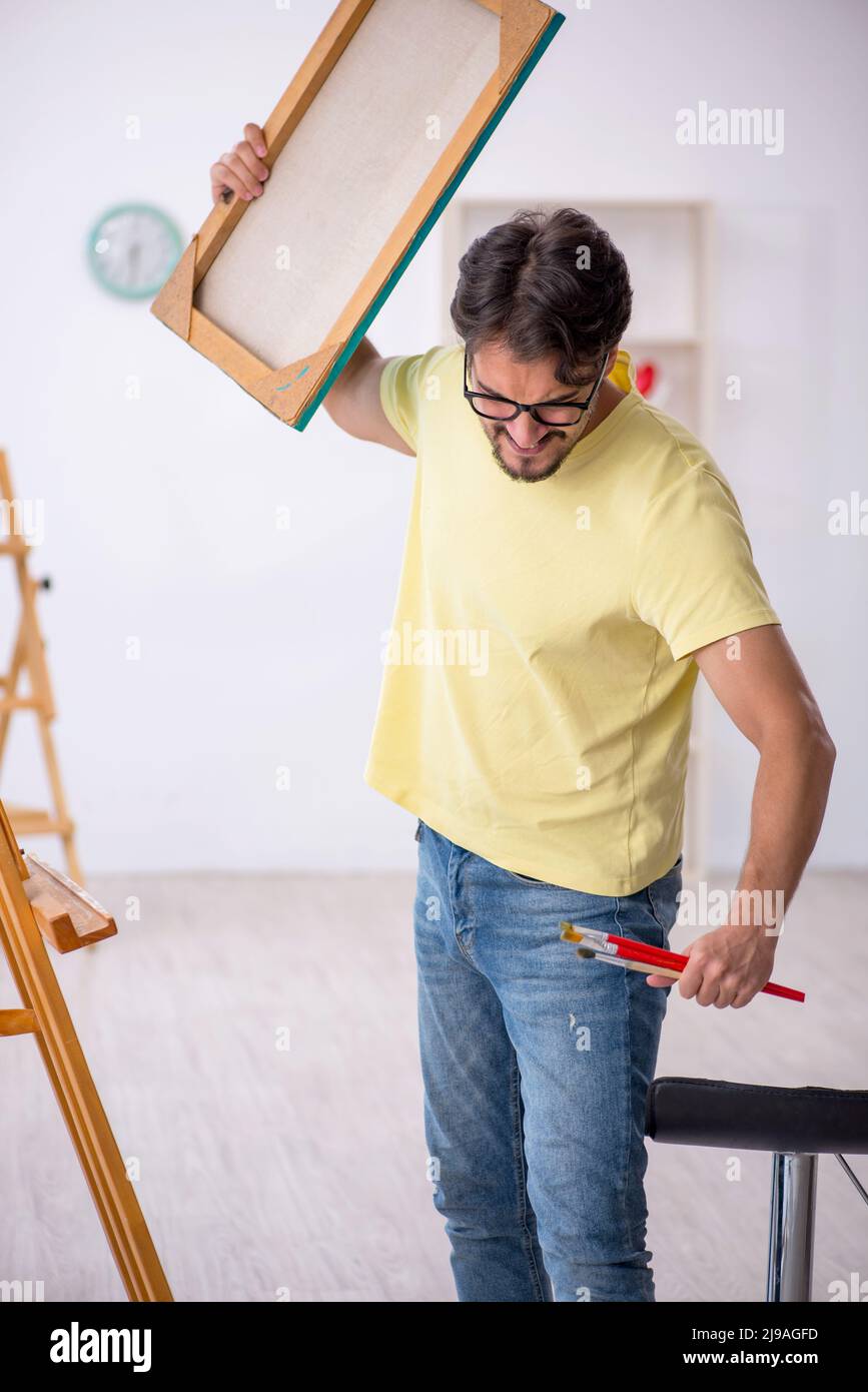 Artist throwing paint hi-res stock photography and images - Alamy