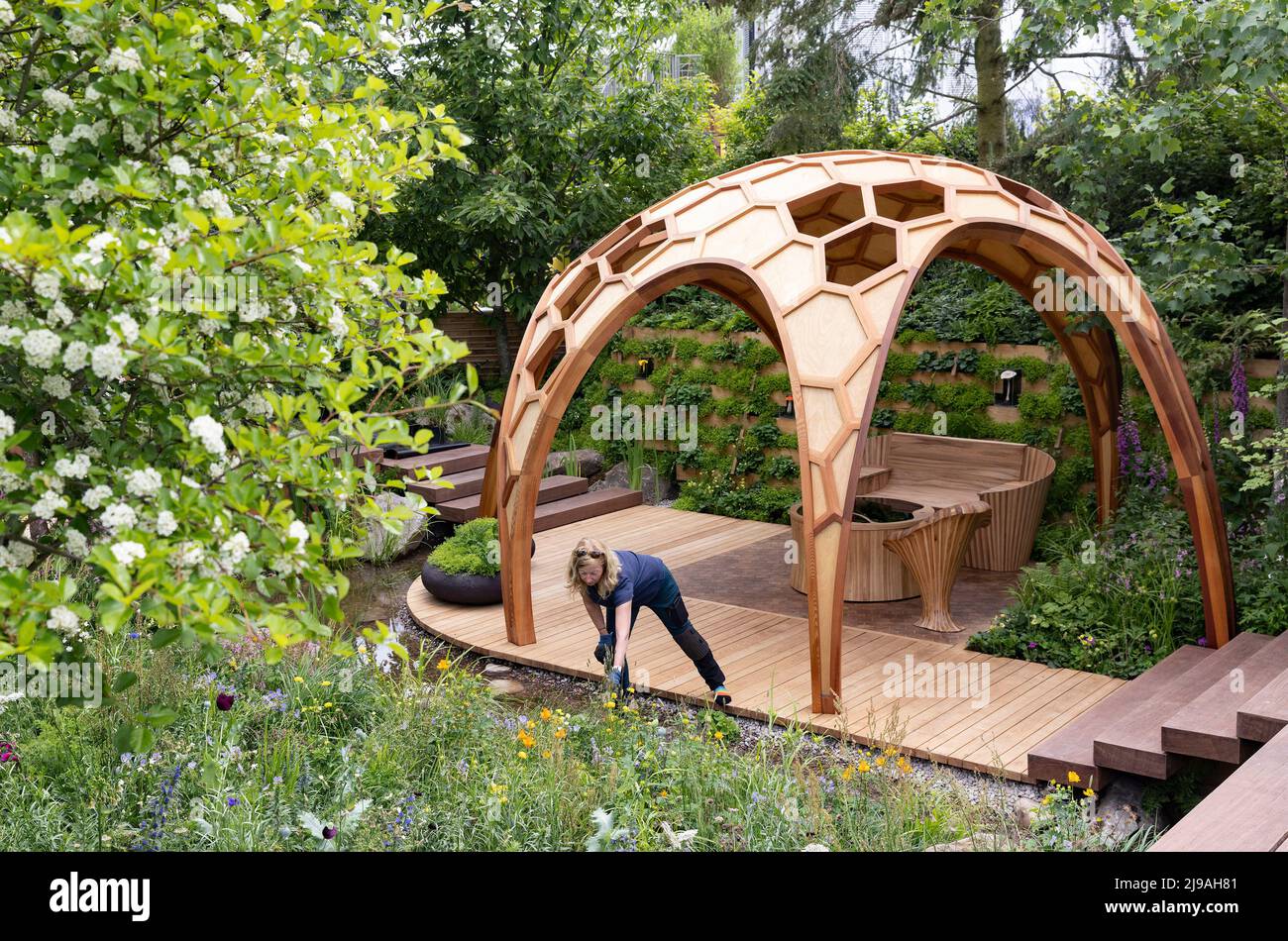 EDITORIAL USE ONLY Christine Poppelwell puts the finishing touches on ...