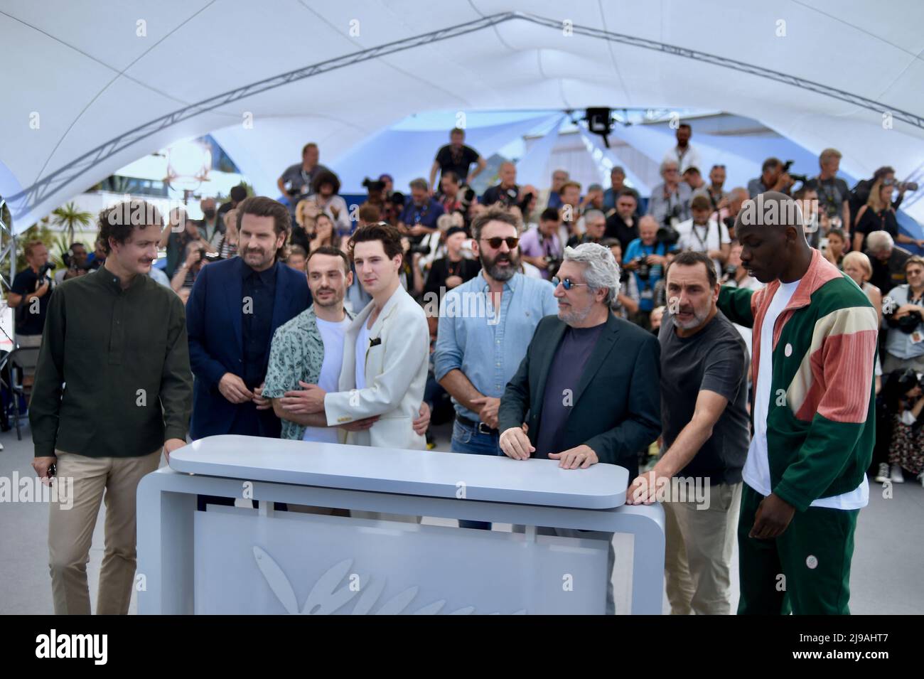 Gilles Lellouche, Jean-Pascal Zadi, Alain Chabat, Quentin Dupieux ...