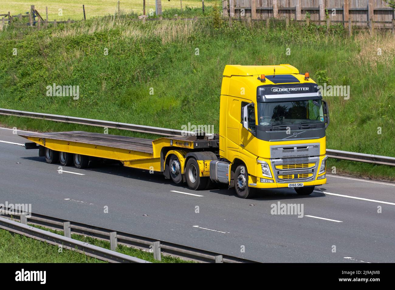 2015 yellow Volvo FH500 6X2T PA XHSL 12777 cc Globetrotter Tractor Unit ...