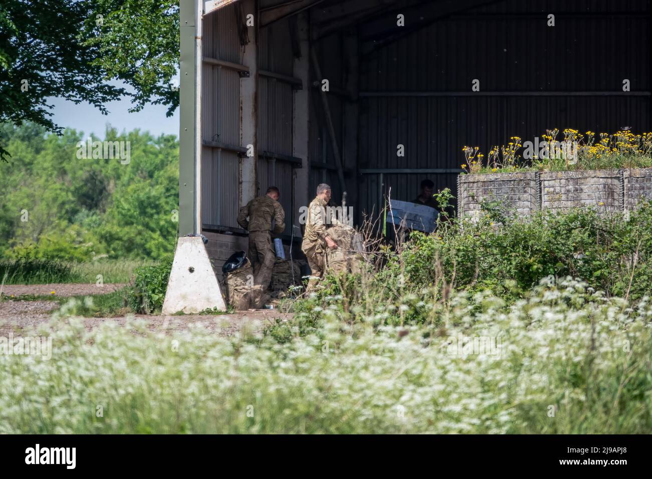 british army soldiers on a military exercise in summer sunshine Stock ...