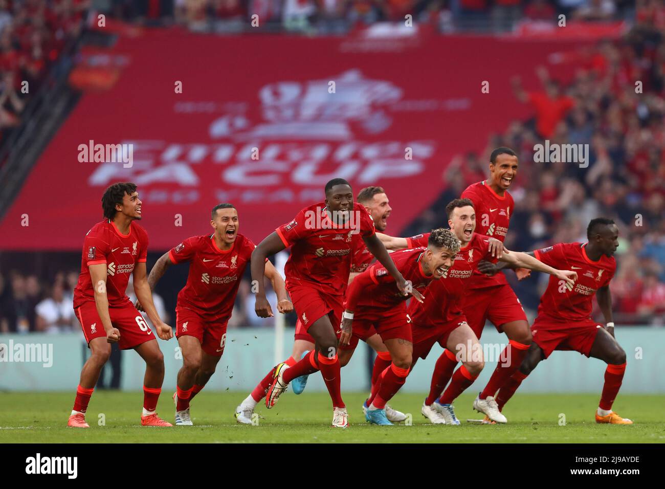 Liverpool players wembley fa cup final hi-res stock photography and ...