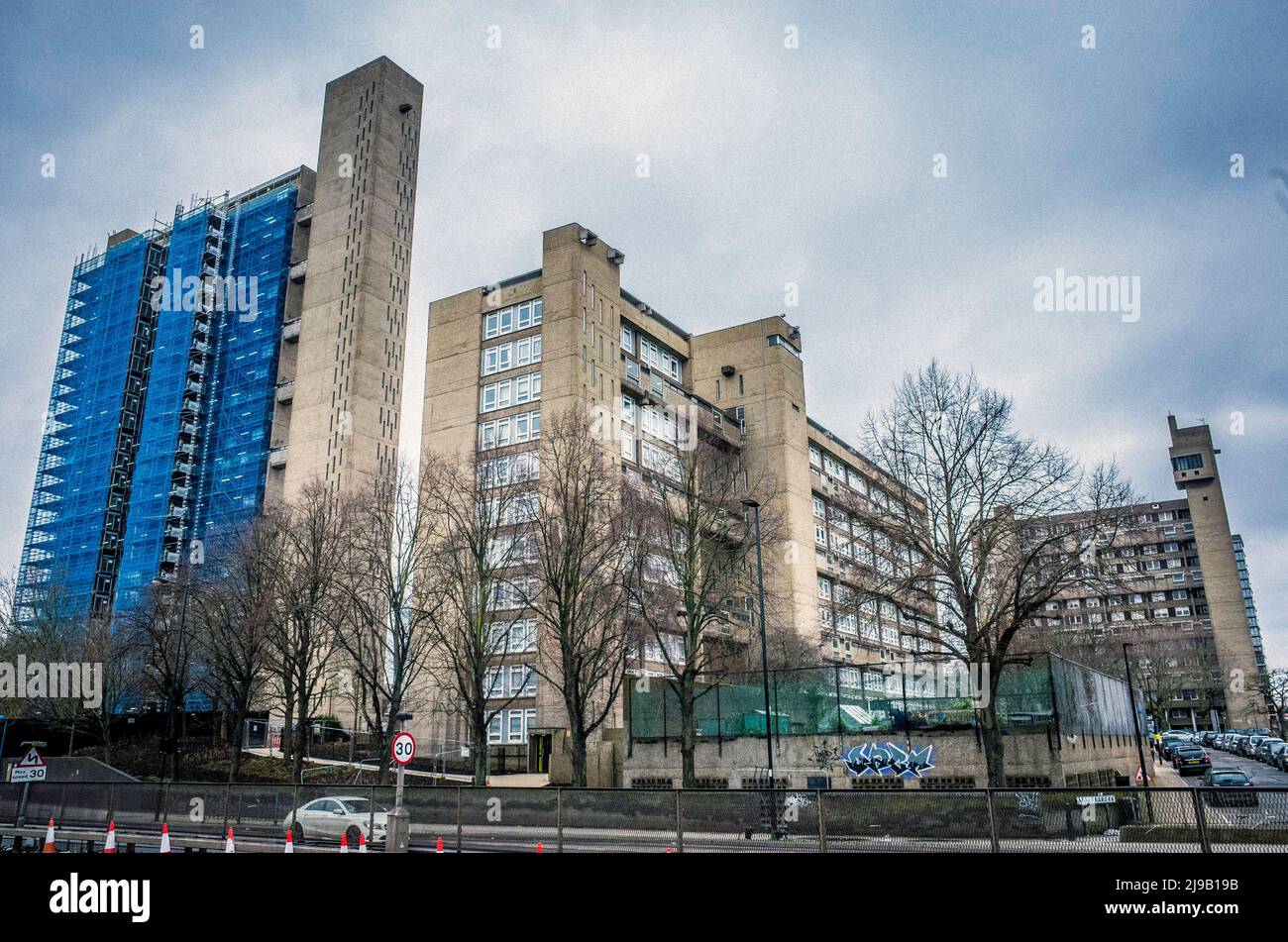 Tower hamlets council estate hi-res stock photography and images - Alamy