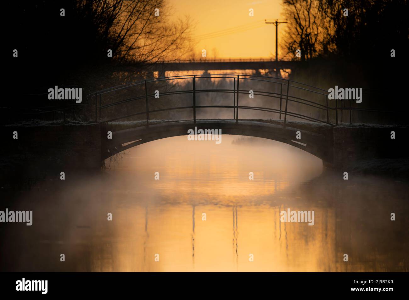 Light path over water hi-res stock photography and images - Alamy