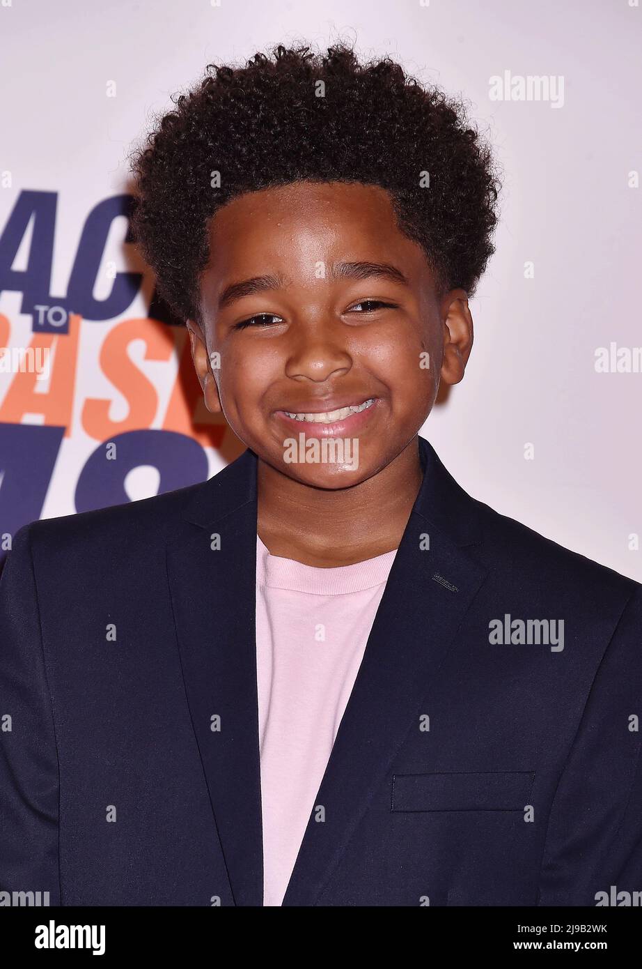 LOS ANGELES, CA - MAY 20: Hero Hunter attends the 29th Annual Race To ...