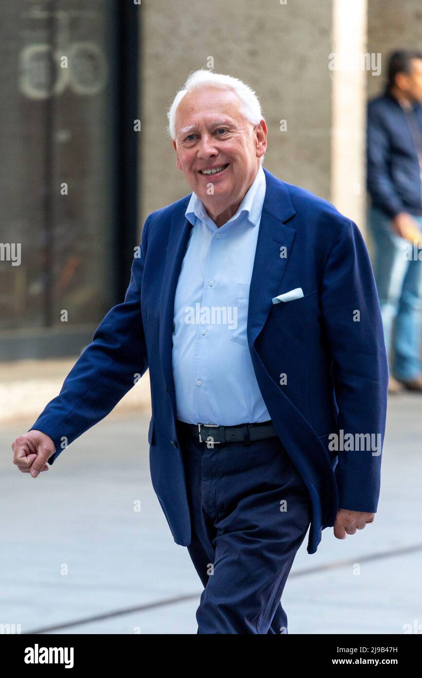 Sir Robert Neill arrives at BBC ahead of BBC Sunday with Sophie Raworth ...