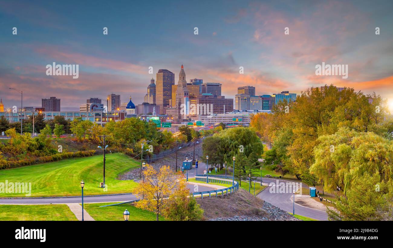 Hartford ct skyline hi-res stock photography and images - Alamy