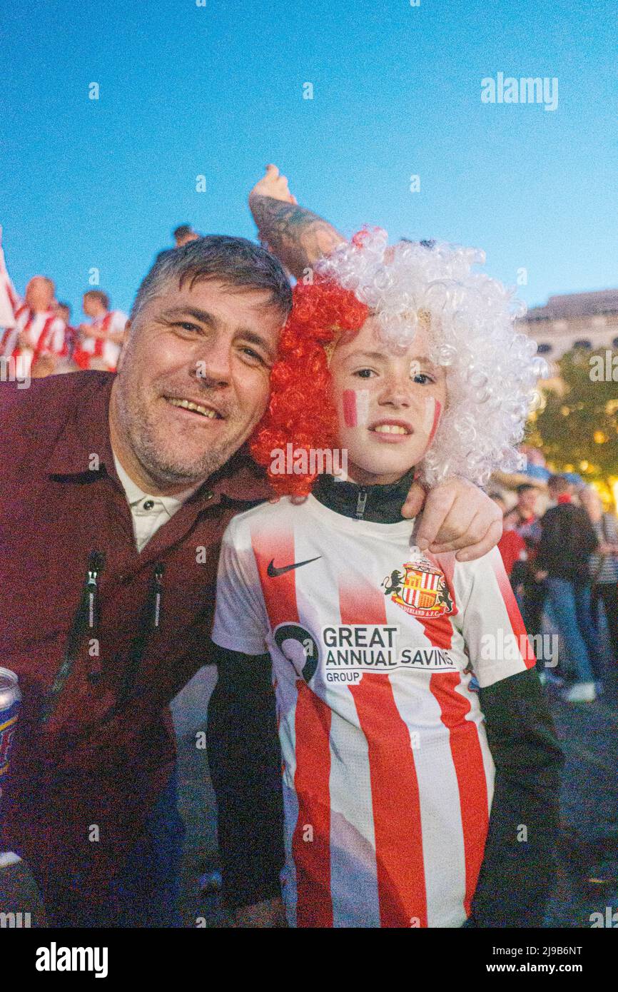 21/05/22, Sunderland AFC Fans Celebrate into the Night in Trafalgar ...