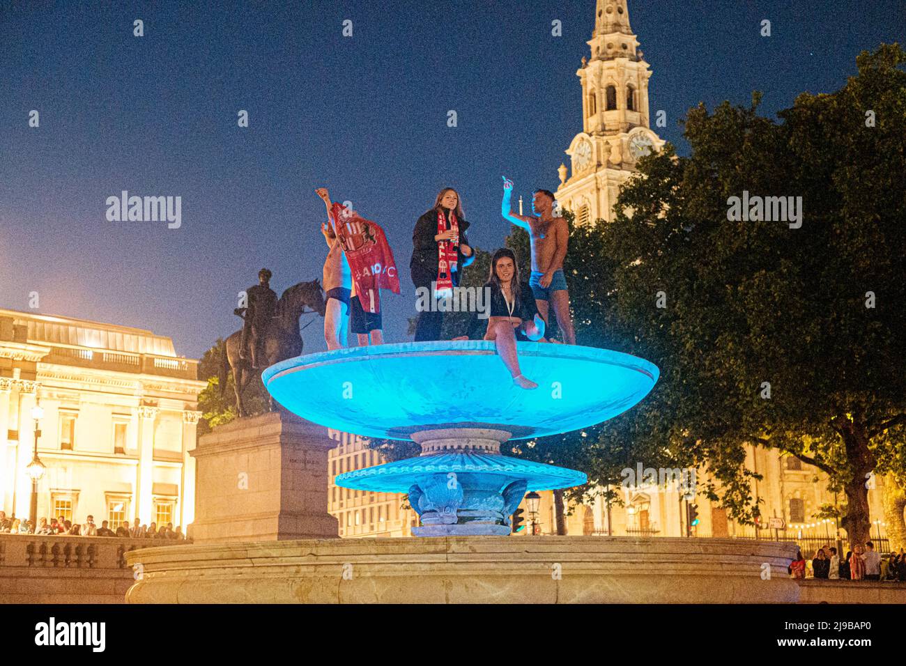 21/05/22, Sunderland AFC Fans Celebrate into the Night in Trafalgar ...