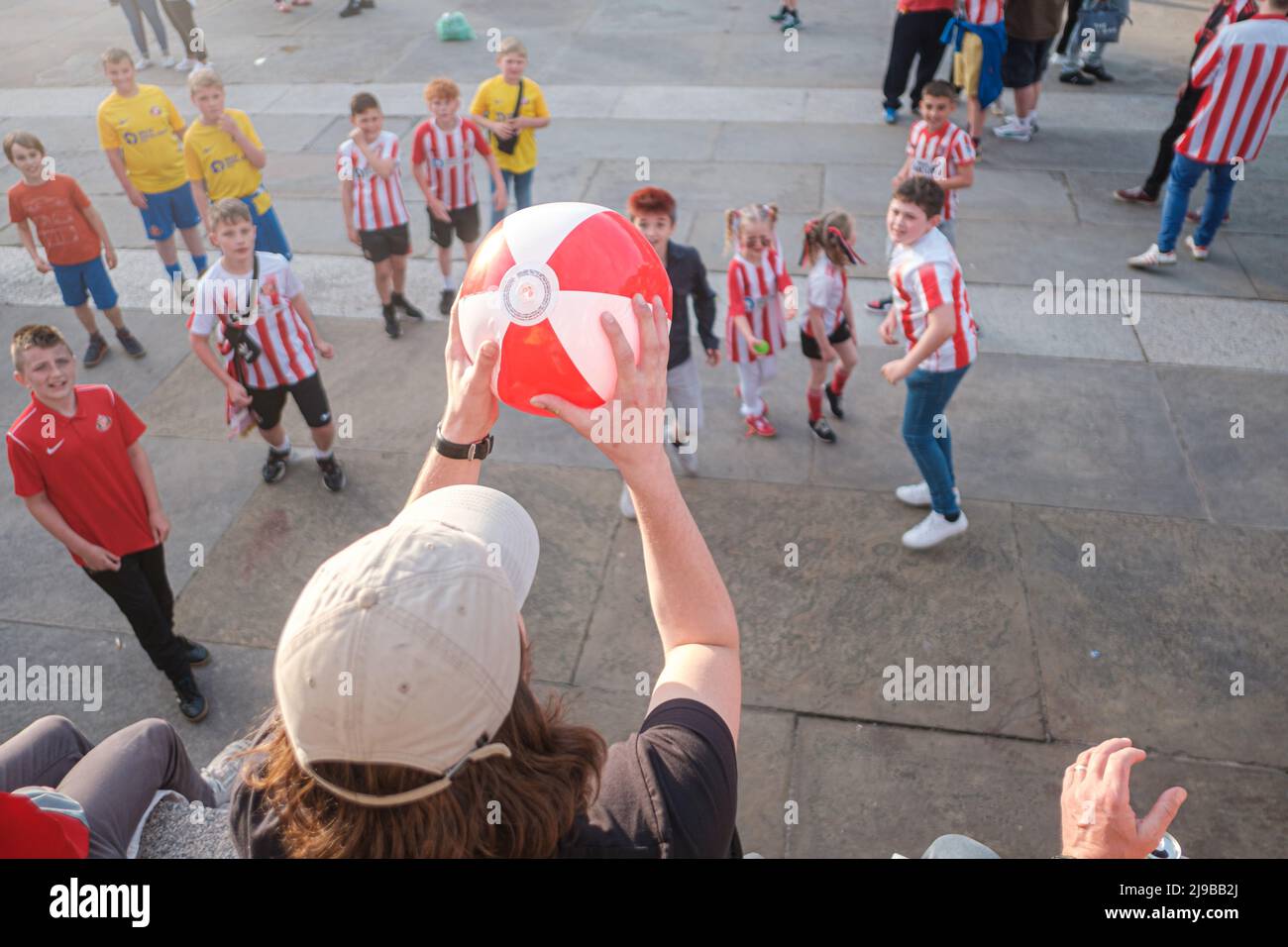 21/05/22, Sunderland AFC Fans Celebrate into the Night in Trafalgar ...