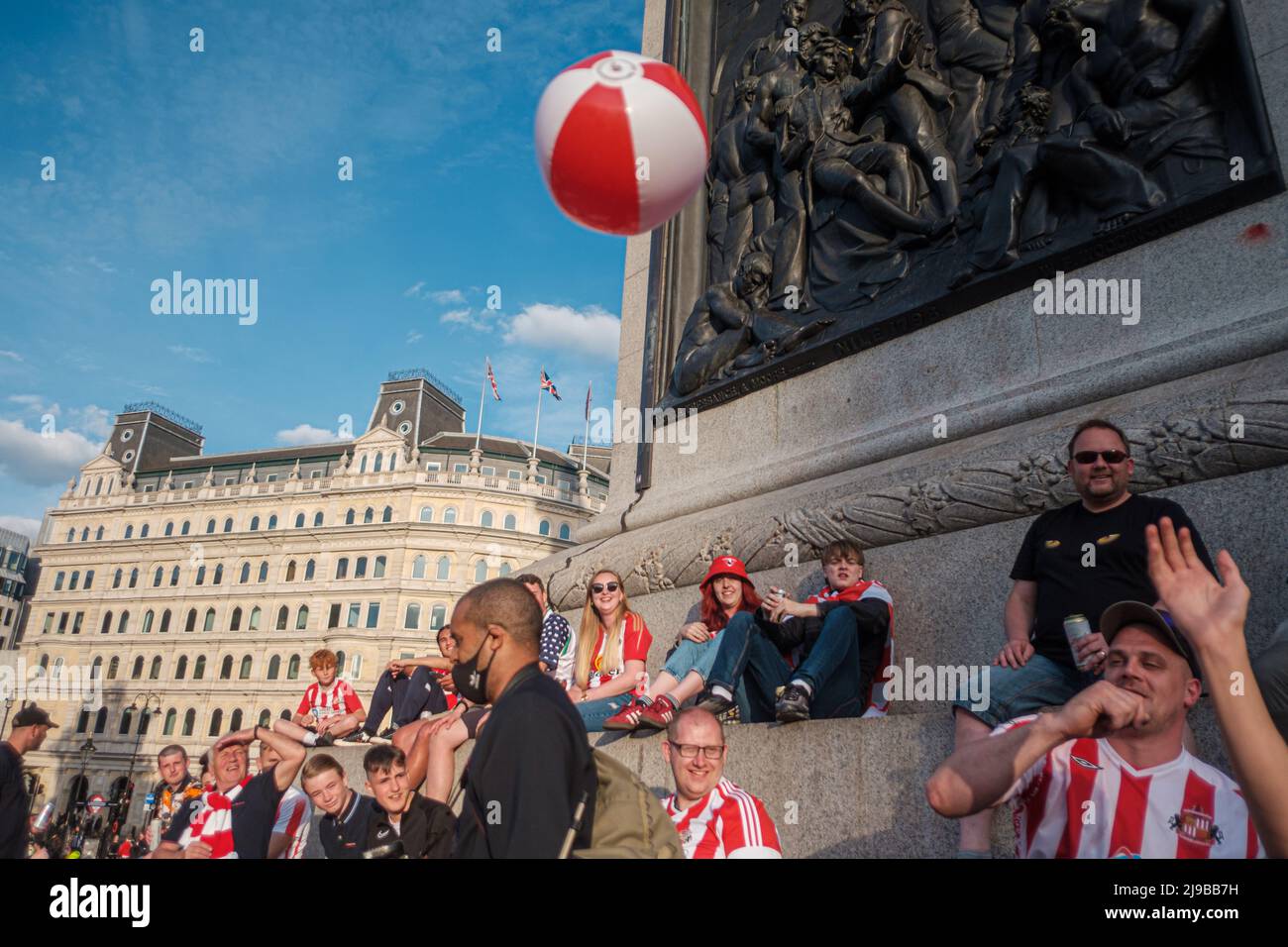 21/05/22, Sunderland AFC Fans Celebrate into the Night in Trafalgar ...
