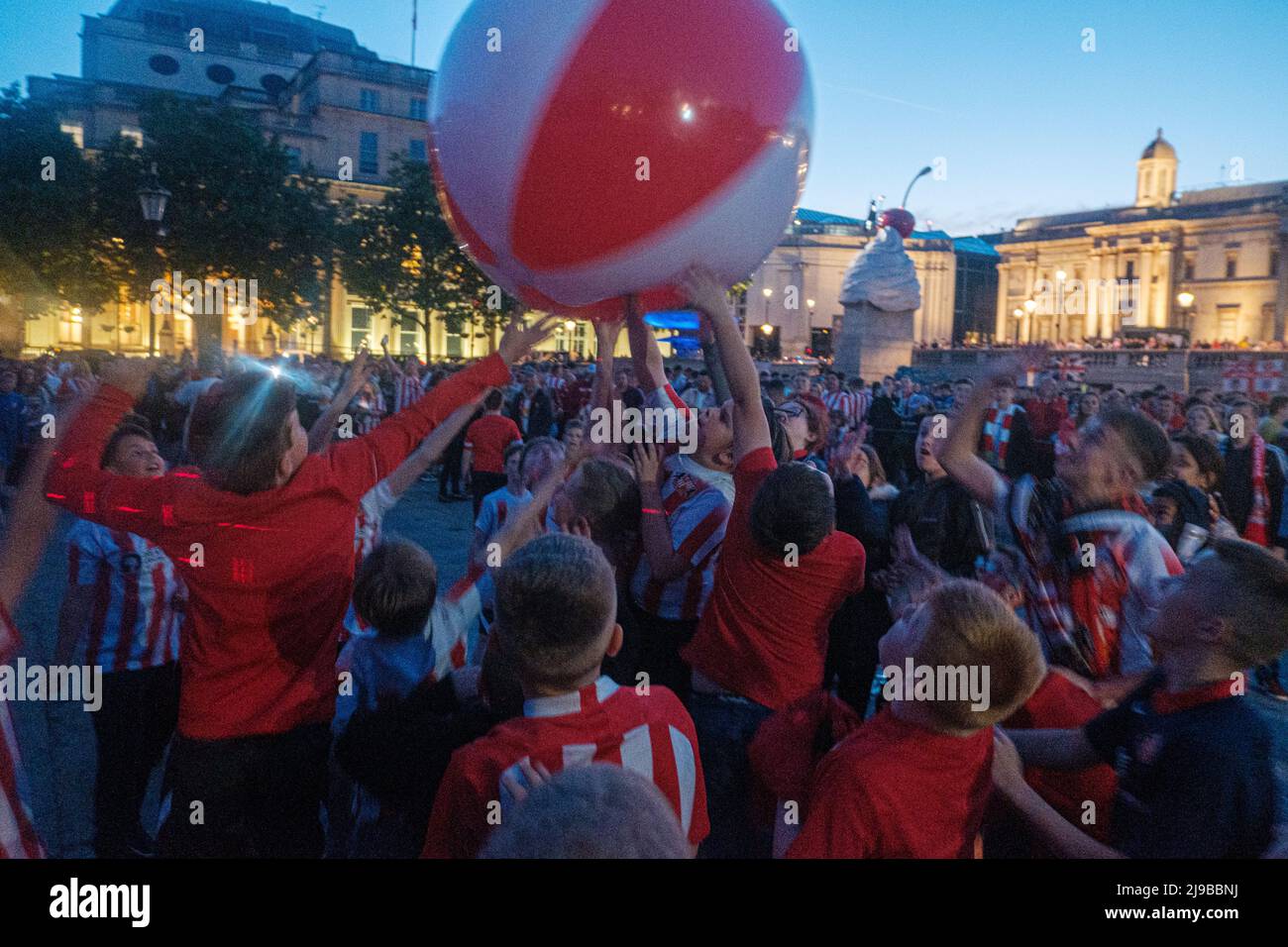 21/05/22, Sunderland AFC Fans Celebrate into the Night in Trafalgar ...