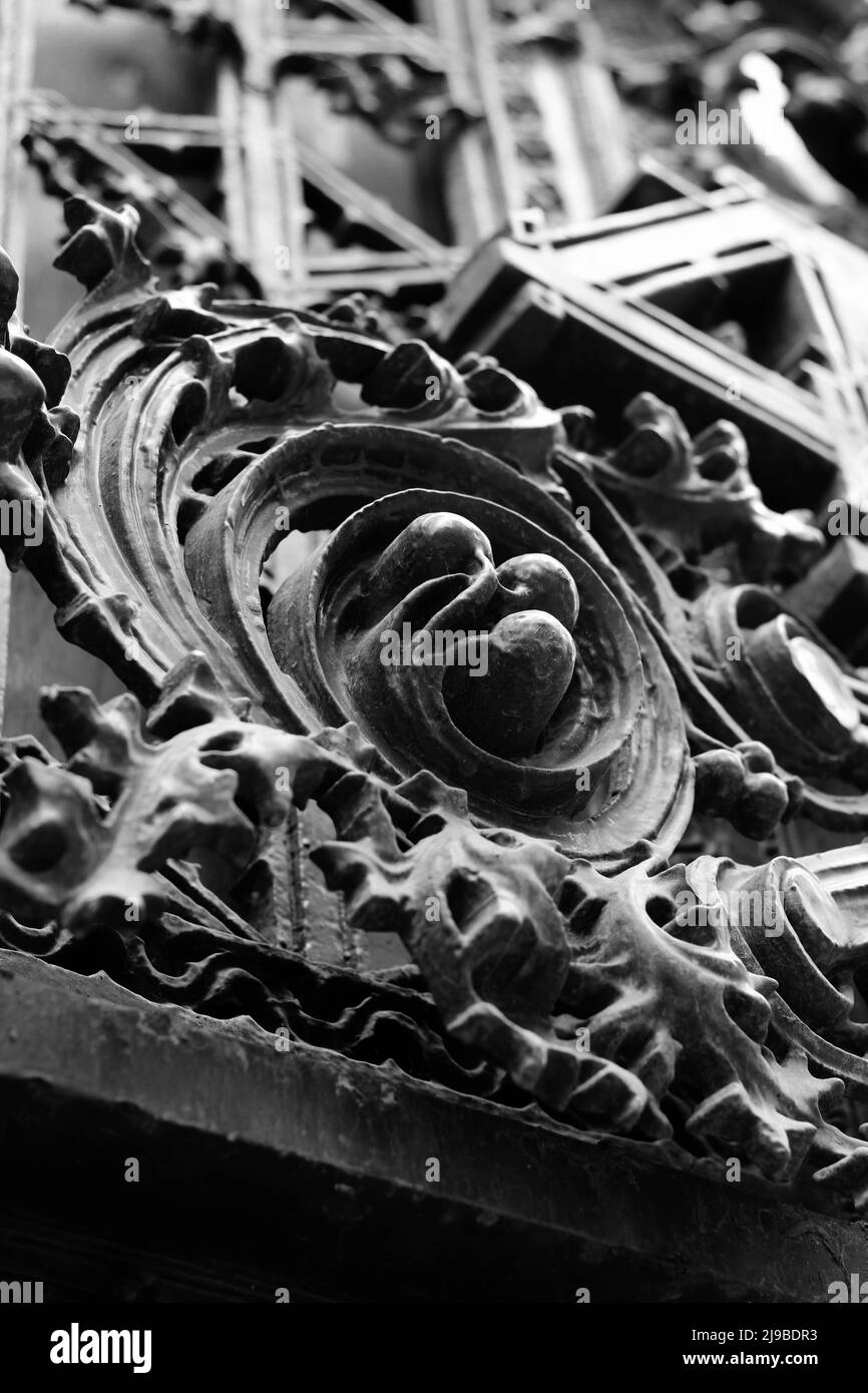 Fantastic and delightful details of cast iron decorative architectural ...
