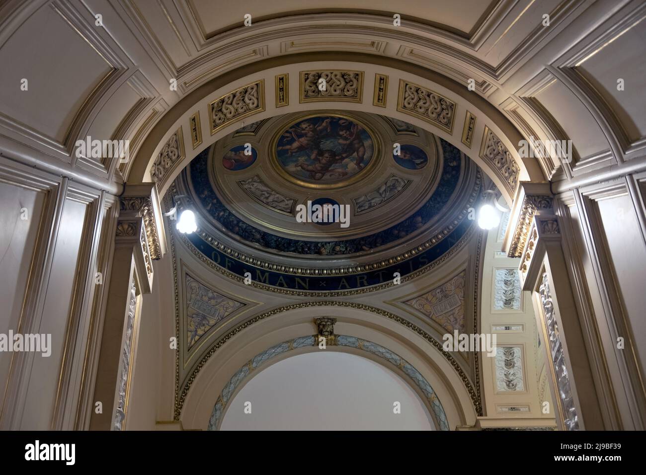 Inside Victoria and Albert museum in London,uk Stock Photo - Alamy