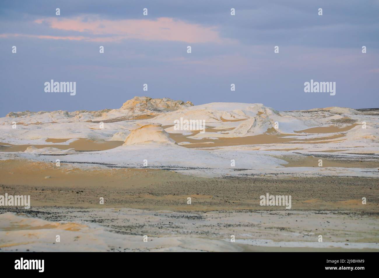 Egypt farafra western desert white hi-res stock photography and images ...
