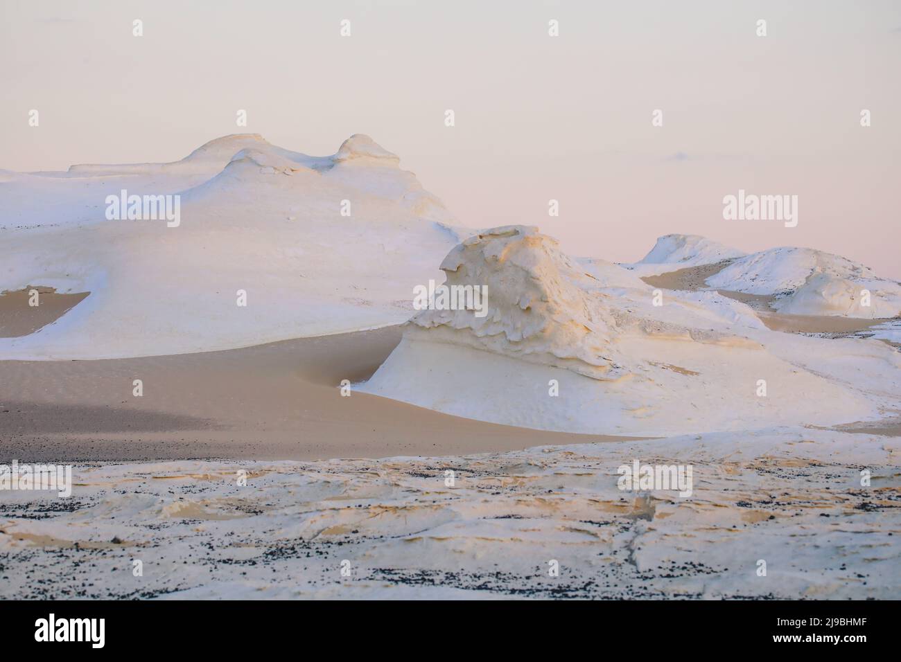 White desert national park egypt hi-res stock photography and images ...
