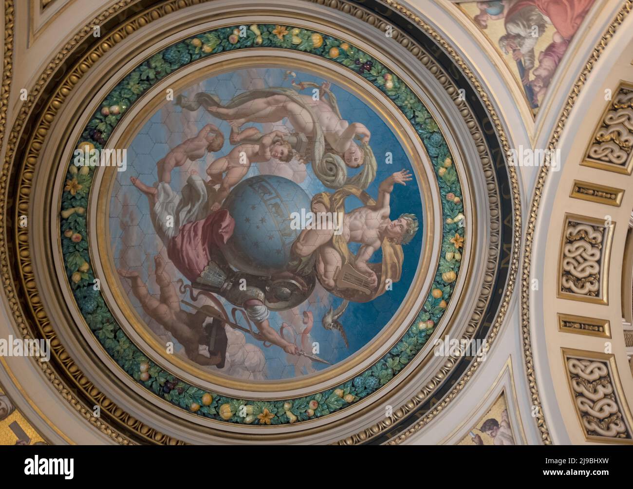 Inside Victoria and Albert museum in London,uk Stock Photo - Alamy