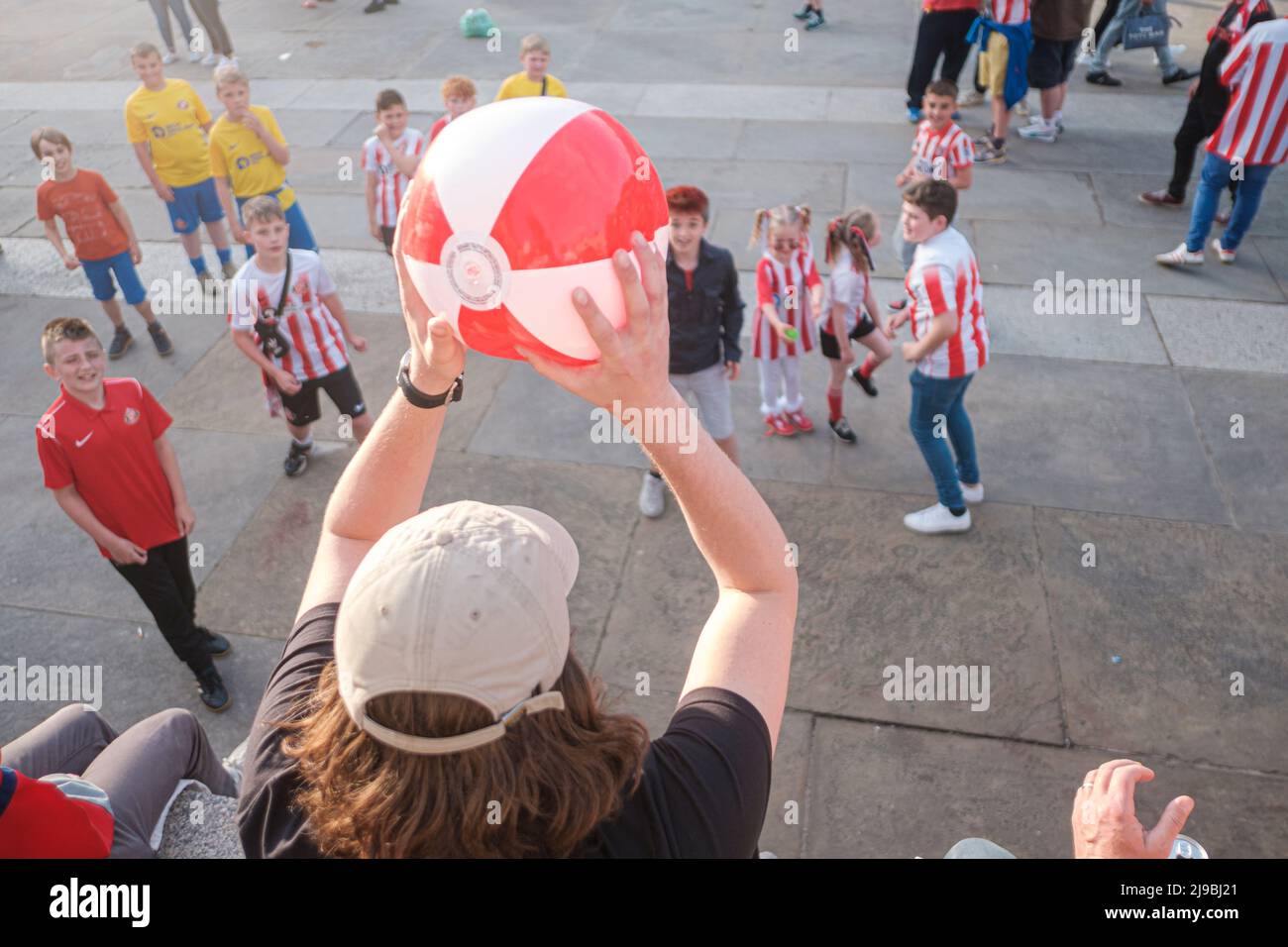 21/05/22, Sunderland AFC Fans Celebrate into the Night in Trafalgar ...