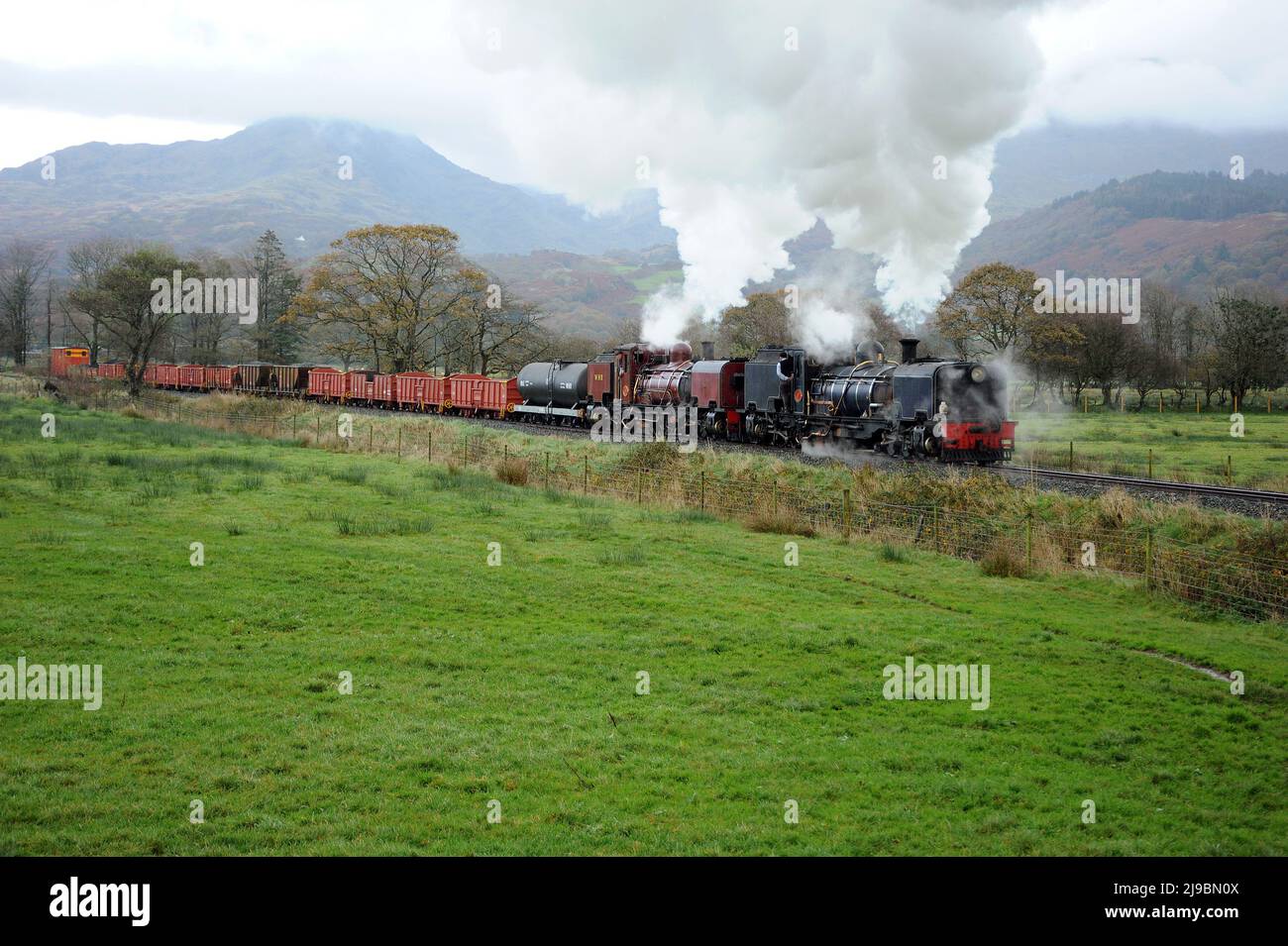 Pont croesor railway hi-res stock photography and images - Alamy