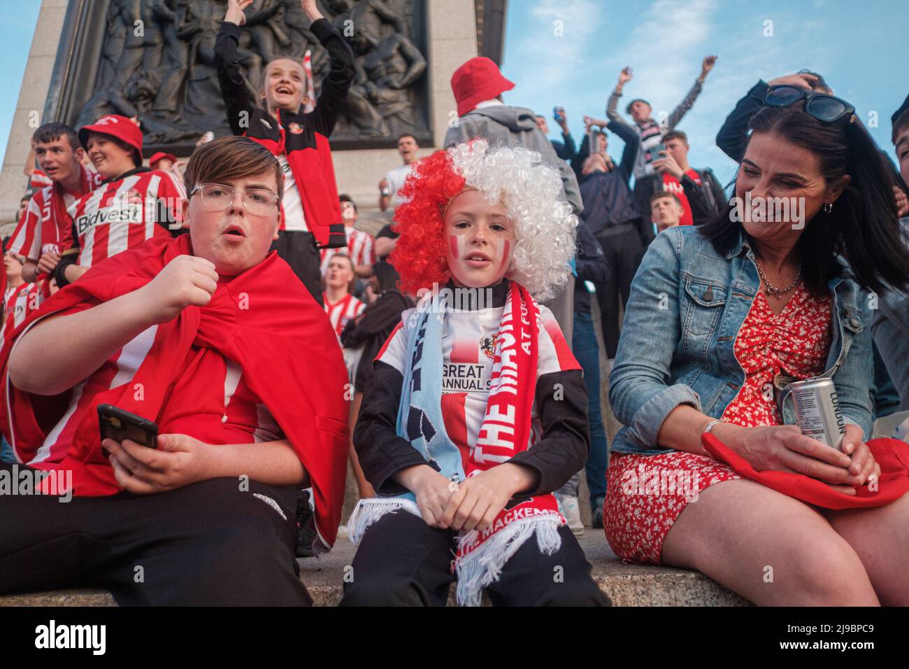 21/05/22, Sunderland AFC Fans Celebrate into the Night in Trafalgar ...