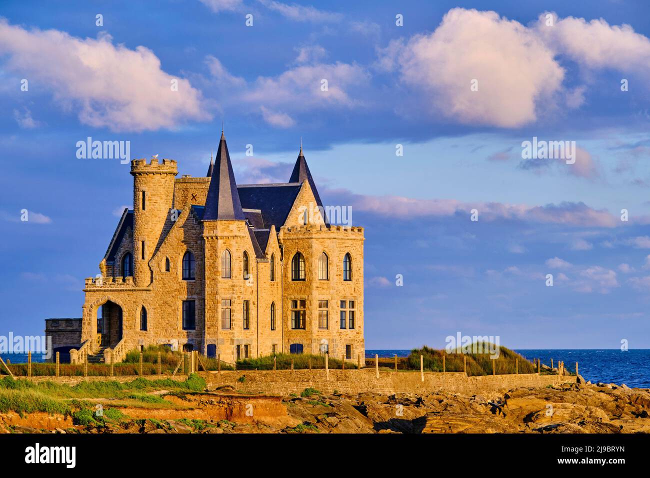 Turpault castle hi-res stock photography and images - Alamy