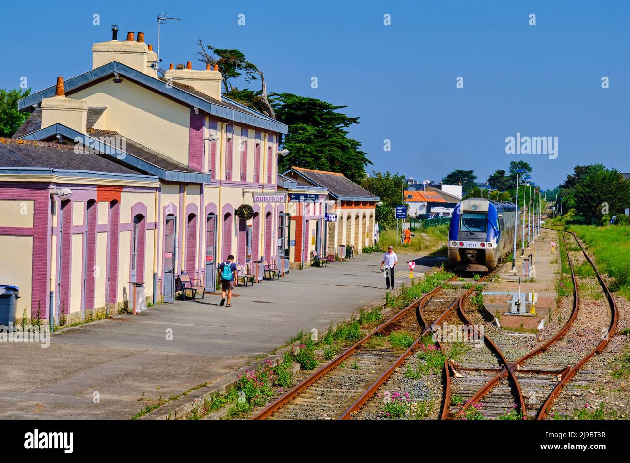 France, Morbihan (56), Presqu'île de Quiberon, Quiberon, train station ...