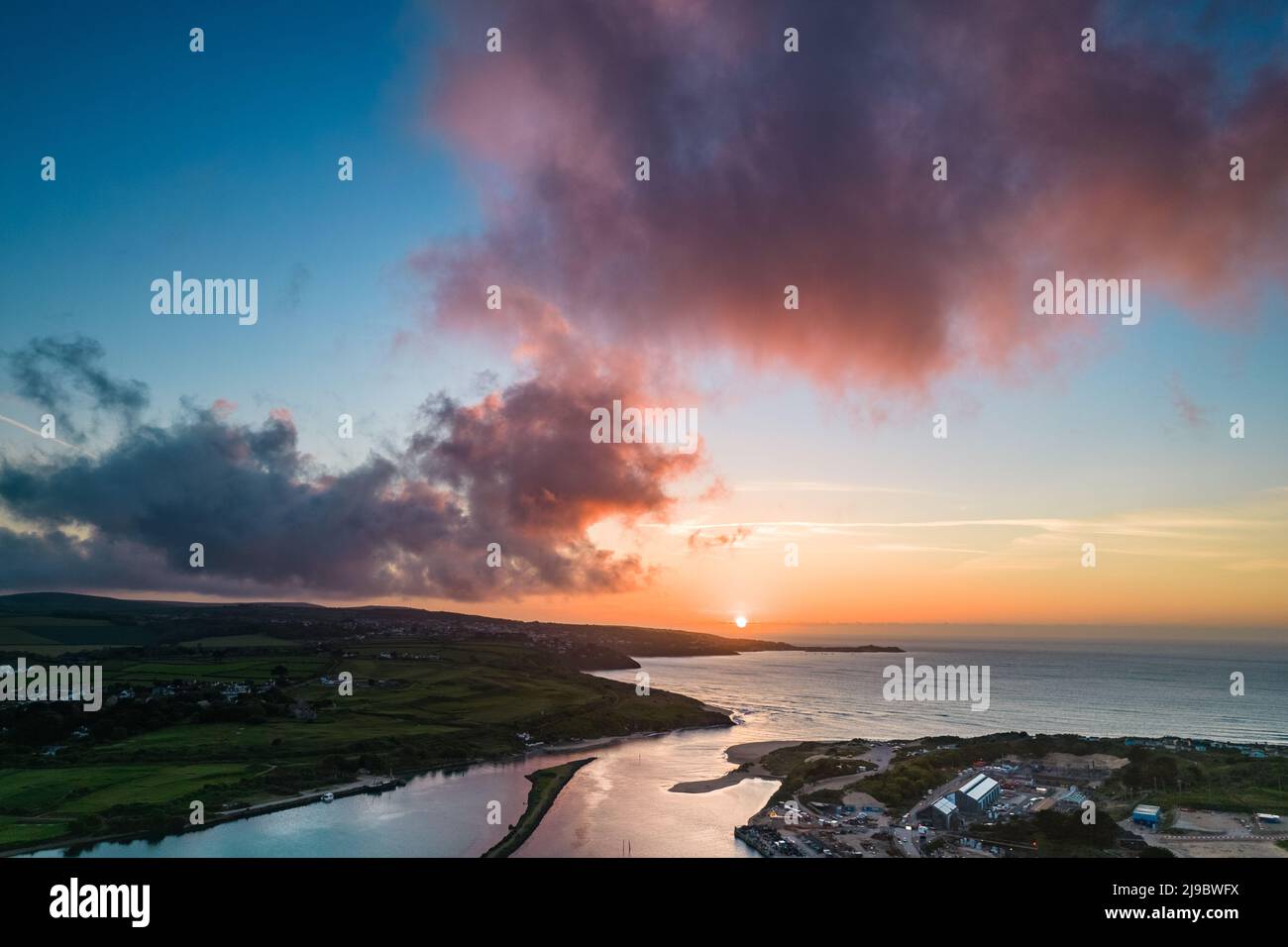 Hayle sunset hi-res stock photography and images - Alamy