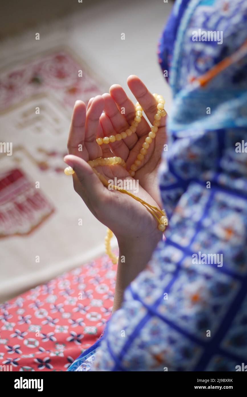 The hand of allah hi-res stock photography and images - Alamy