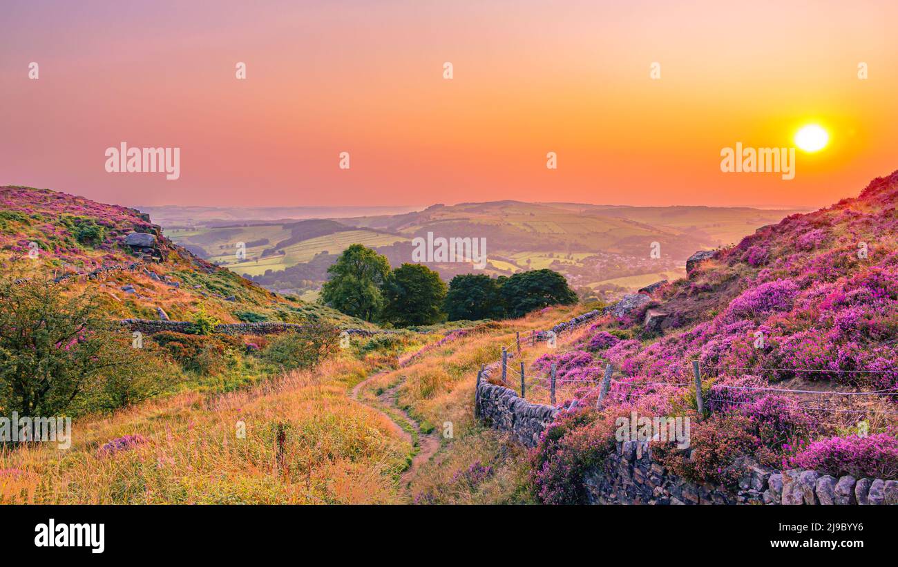 Beautiful purple & pink sunset over the Hope Valley viewed from Curbar ...